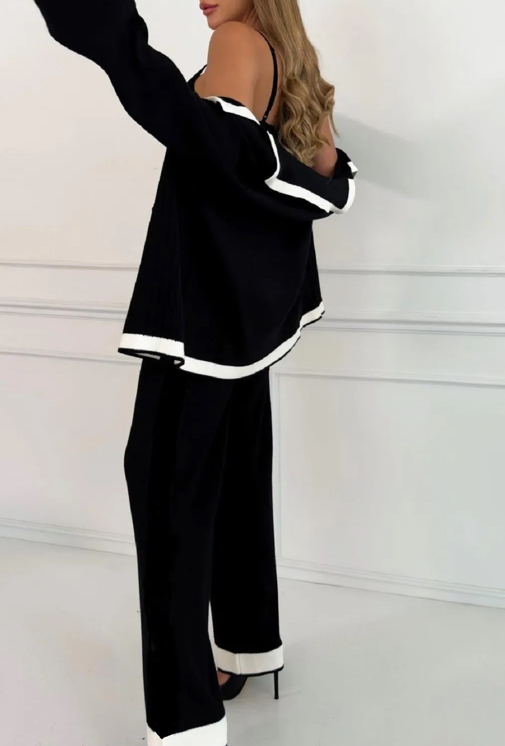 Σετ πλεκτό σε άνετη γραμμή Μαύρο (Black)